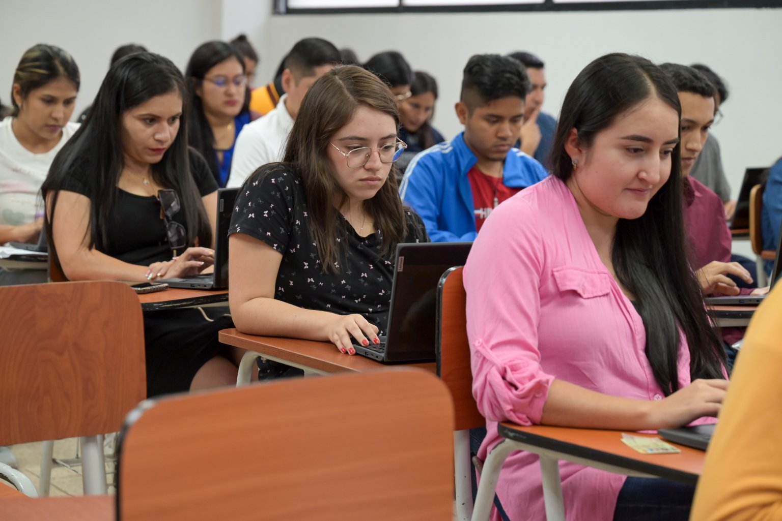 El gran despliegue de UNEMI para los exámenes finales de grado - UNEMI