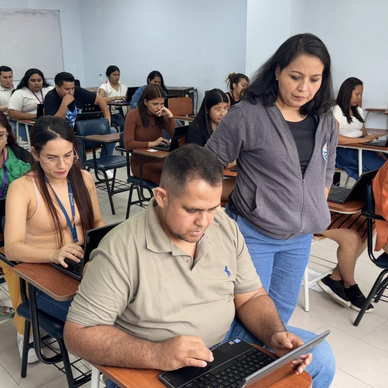 UNEMI - ¡La Universidad en línea del Ecuador!