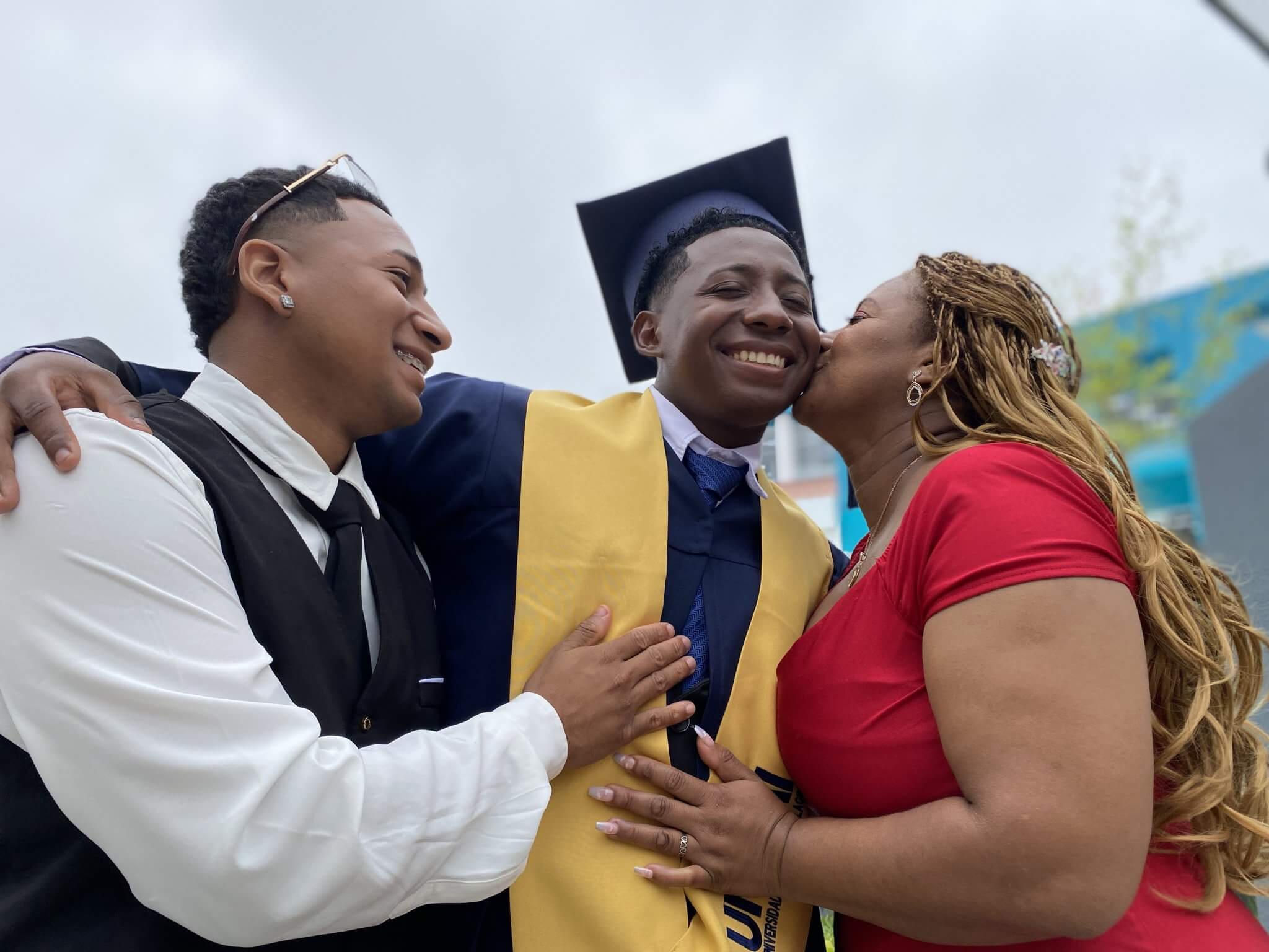 Graduados de UNEMI apuntan a fortalecer su preparación académica y ...