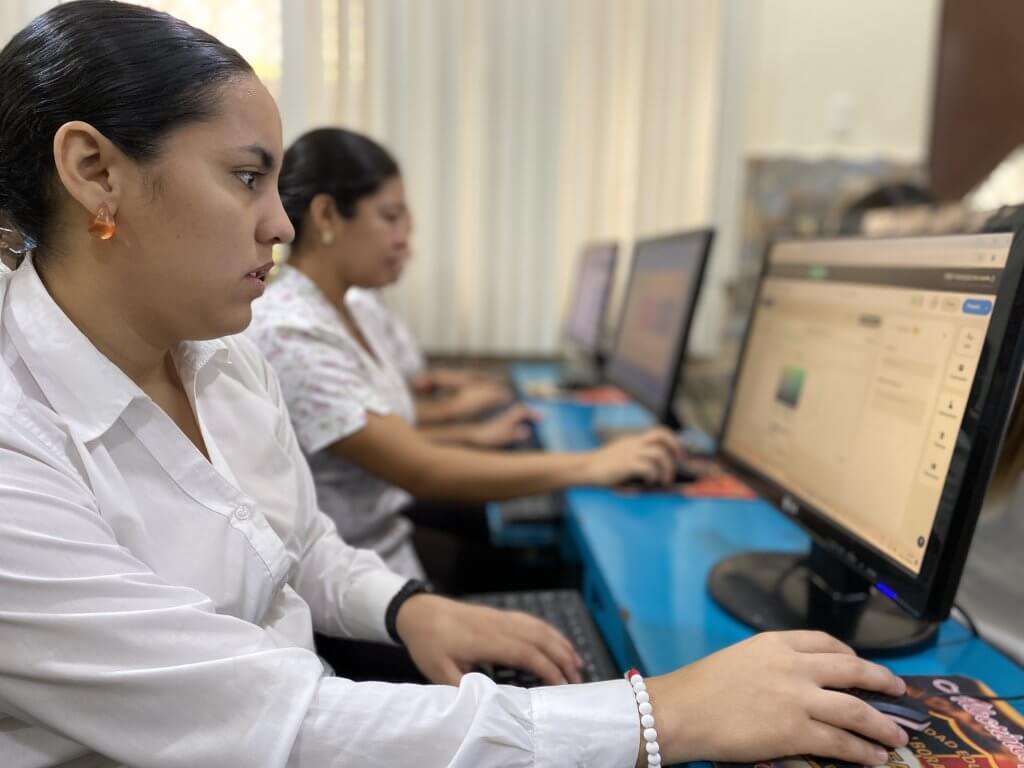 UNEMI lleva la educación interactiva a diez instituciones de Milagro ...