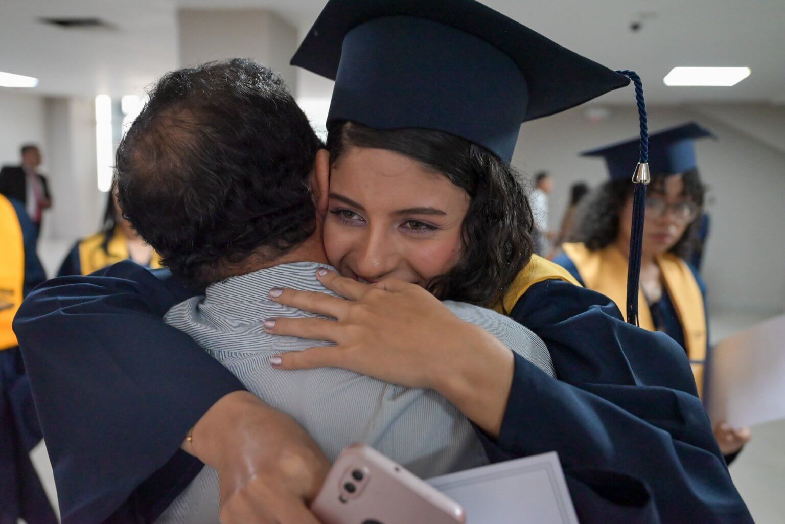 Orgullo y esfuerzo, las historias detrás de los títulos de grado que ...