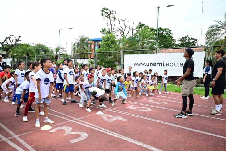 UNEMI entrega 500 becas deportivas y culturales a niños y jóvenes de ...