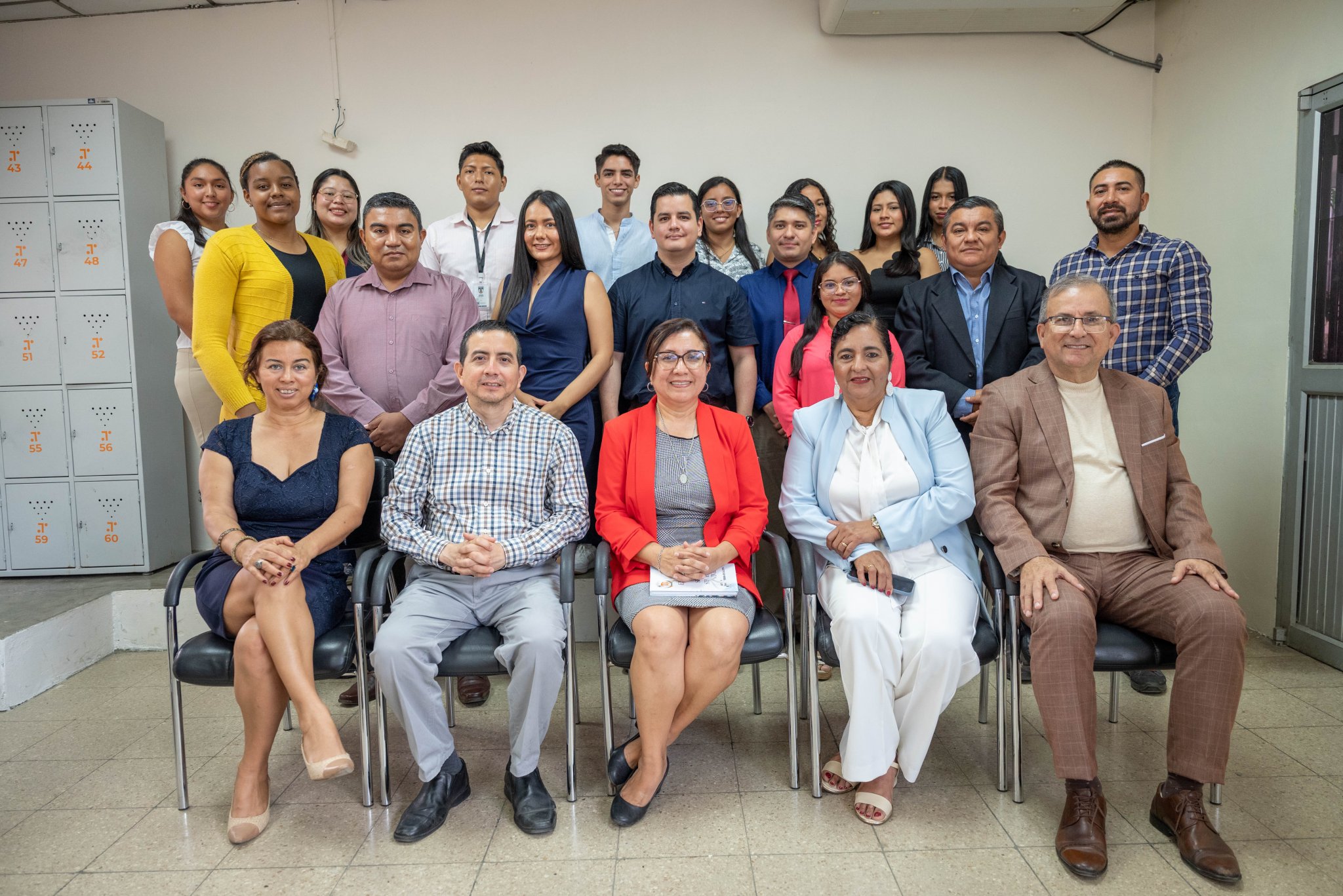 UNEMI abre un espacio para conectar la teoría económica con la realidad ...